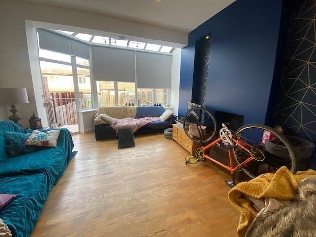 3 bedroom end of terrace house to rent