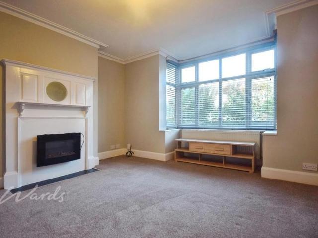3 bedroom end of terrace house to rent