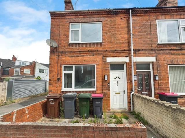 3 bedroom end of terrace house to rent