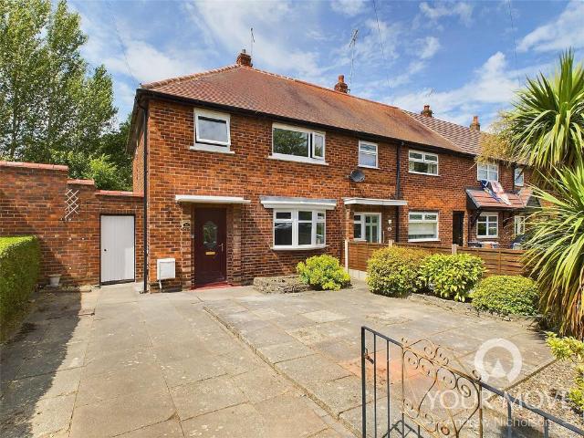 3 bedroom end of terrace house to rent