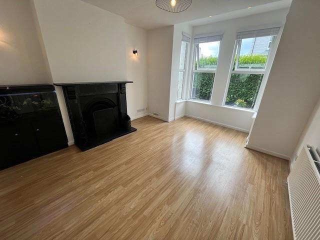 3 bedroom end of terrace house to rent