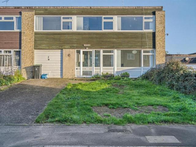 3 bedroom end of terrace house to rent