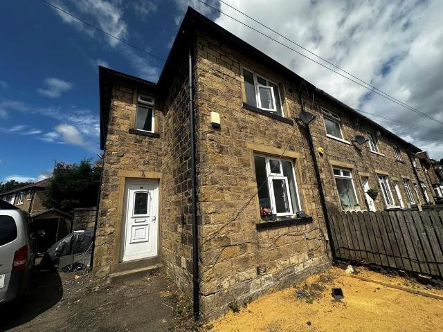 3 bedroom end of terrace house to rent