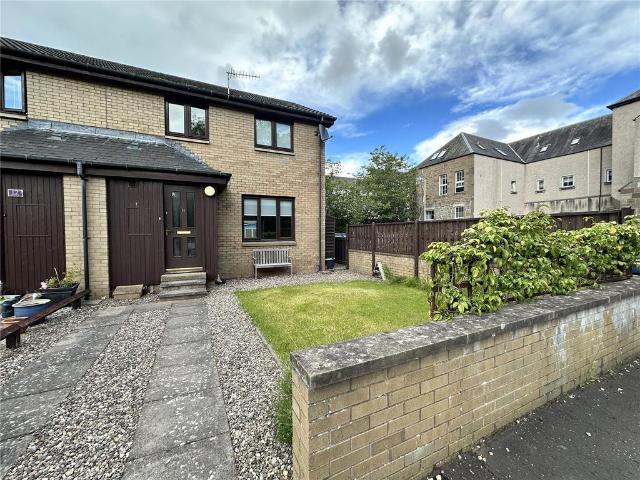 3 bedroom end of terrace house to rent