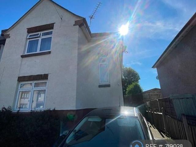 3 bedroom end of terrace house to rent