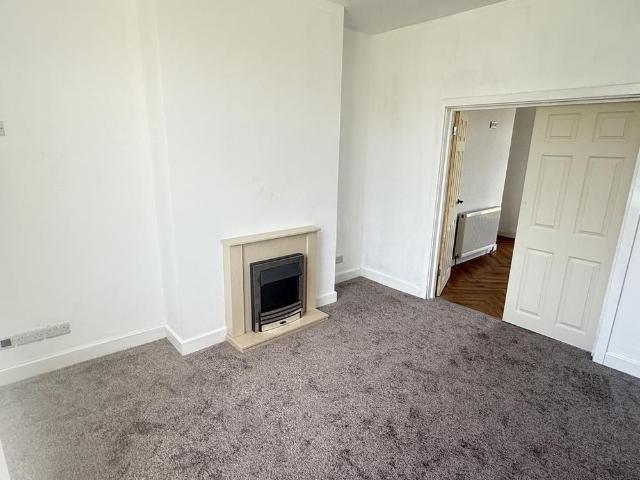 3 bedroom end of terrace house to rent