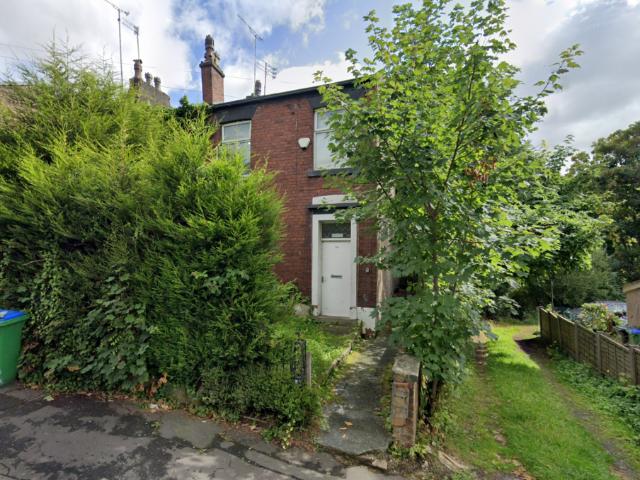 3 bedroom end of terrace house to rent