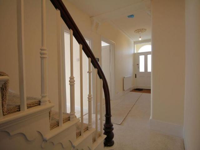 3 bedroom end of terrace house to rent