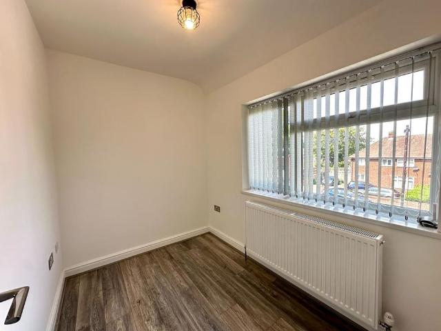 3 bedroom end of terrace house to rent