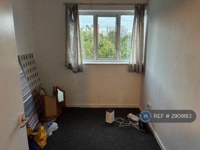 3 bedroom end of terrace house to rent