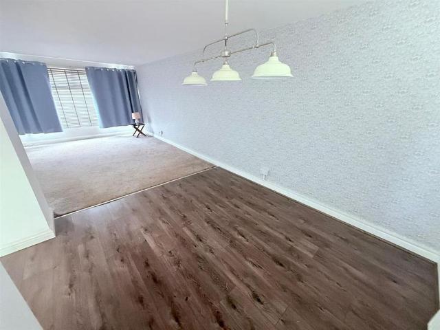 3 bedroom end of terrace house to rent