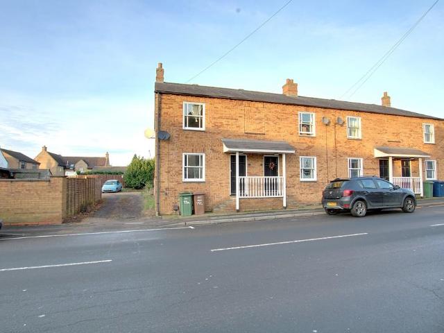 3 bedroom end of terrace house to rent