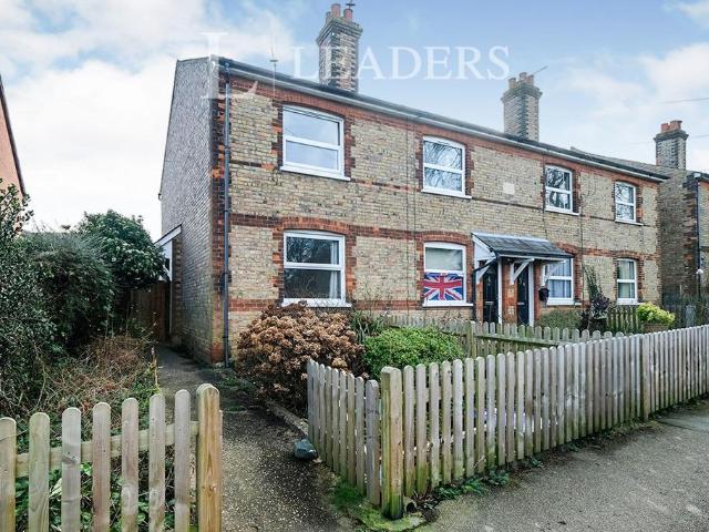 3 bedroom end of terrace house to rent