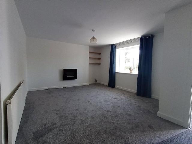 3 bedroom end of terrace house to rent