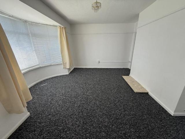 3 bedroom end of terrace house to rent