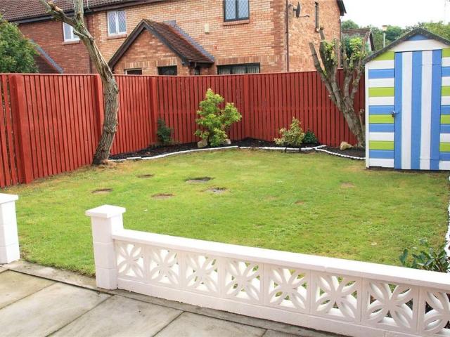 3 bedroom end of terrace house to rent