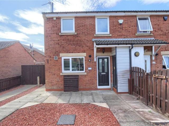 3 bedroom end of terrace house to rent
