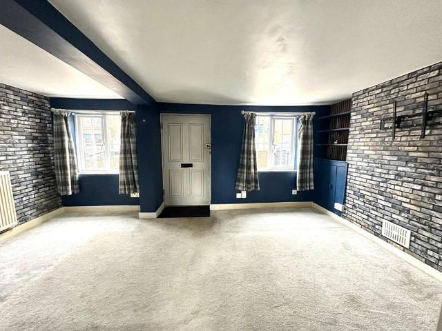 3 bedroom end of terrace house to rent