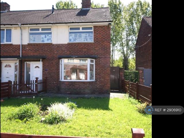 3 bedroom end of terrace house to rent