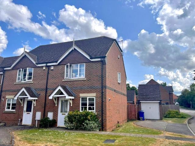 3 bedroom end of terrace house to rent