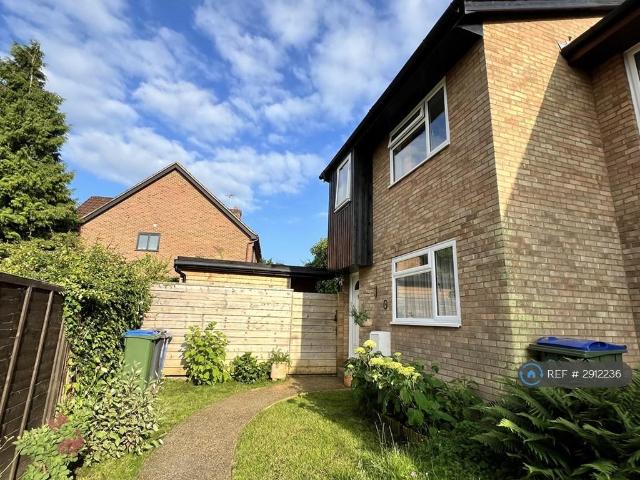 3 bedroom end of terrace house to rent