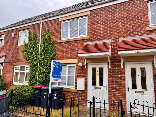 3 bedroom end of terrace house to rent