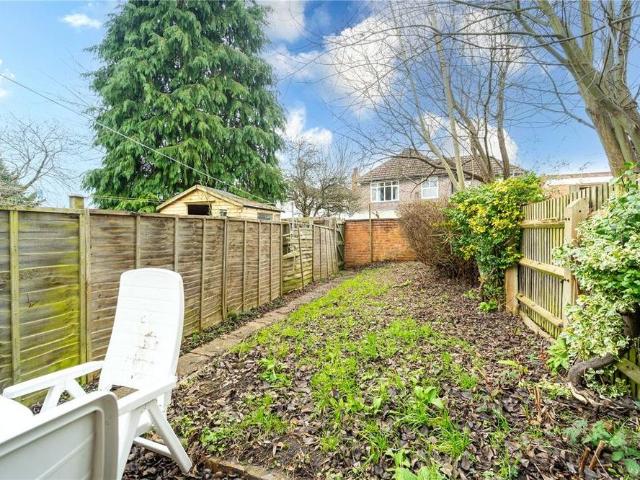 3 bedroom end of terrace house to rent