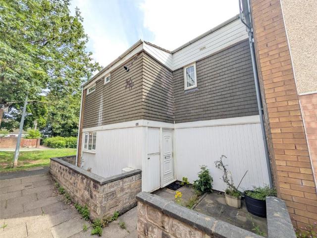 3 bedroom end of terrace house to rent