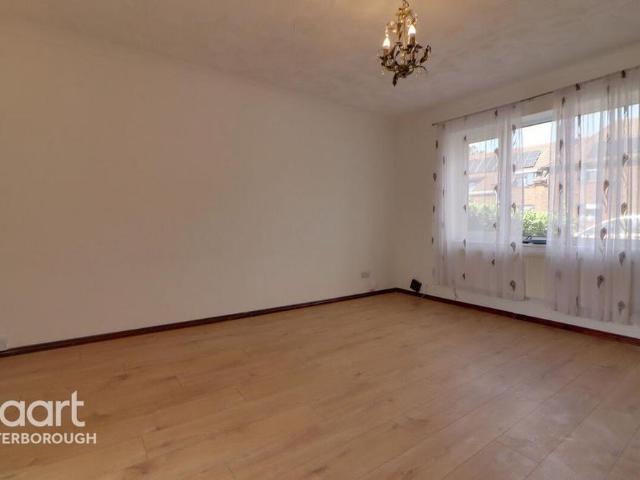 3 bedroom end of terrace house to rent