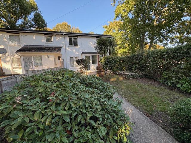 3 bedroom end of terrace house to rent