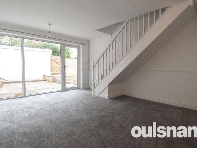 3 bedroom end of terrace house to rent