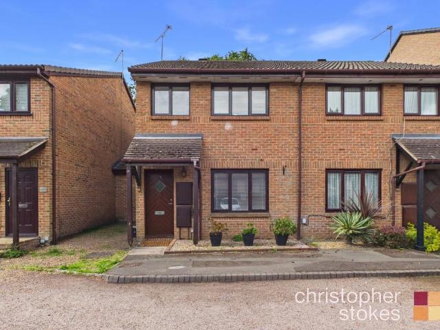 3 bedroom end of terrace house to rent