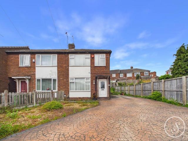 3 bedroom end of terrace house to rent
