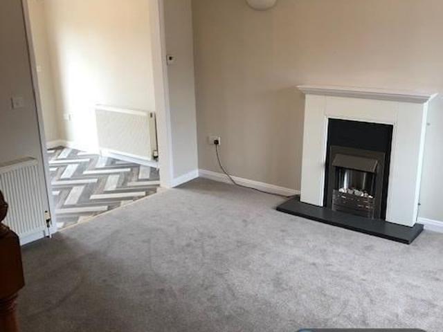 3 bedroom end of terrace house to rent