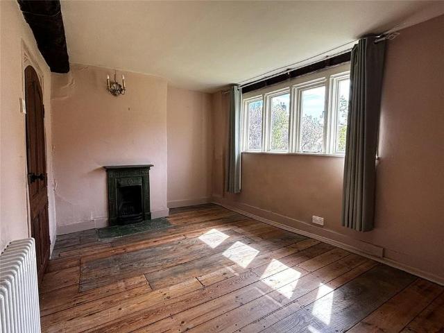 3 bedroom end of terrace house to rent