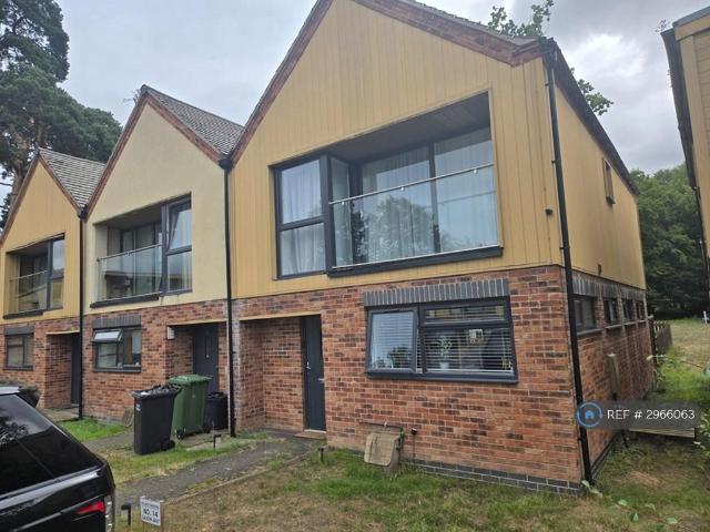 3 bedroom end of terrace house to rent