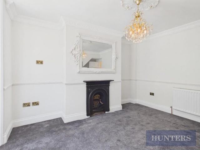 3 bedroom end of terrace house to rent
