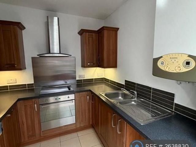 3 bedroom end of terrace house to rent