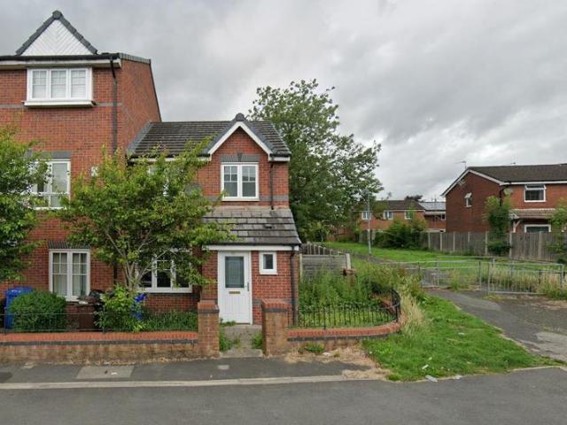 3 bedroom end of terrace house to rent