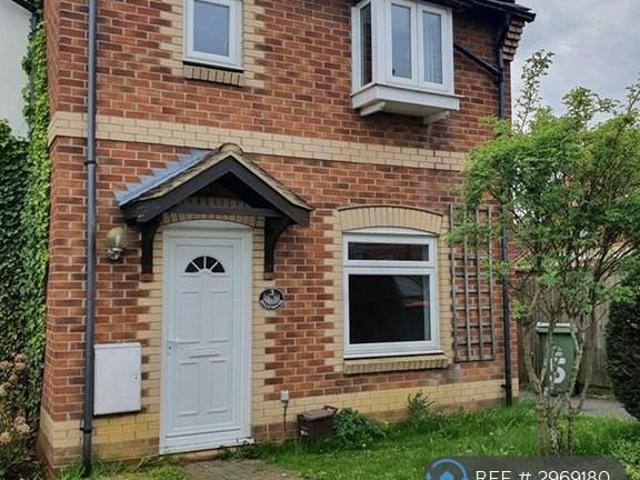 3 bedroom end of terrace house to rent