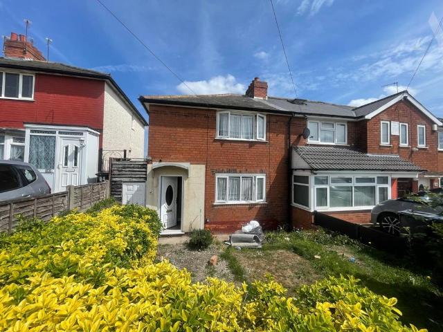 3 bedroom end of terrace house to rent