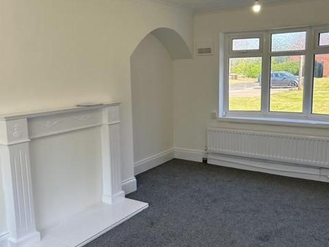 3 bedroom end of terrace house to rent