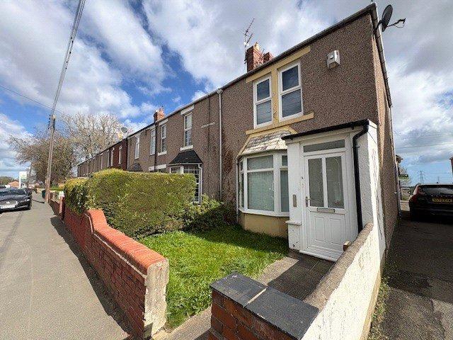 3 bedroom end of terrace house to rent