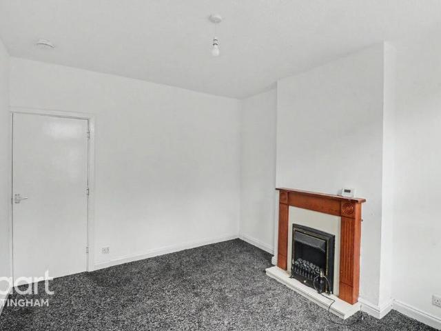 3 bedroom end of terrace house to rent