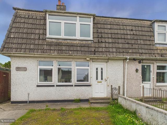 3 bedroom end of terrace house to rent