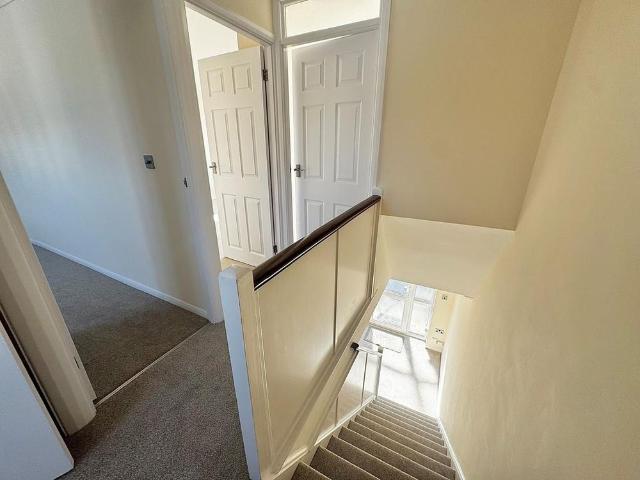 3 bedroom end of terrace house to rent
