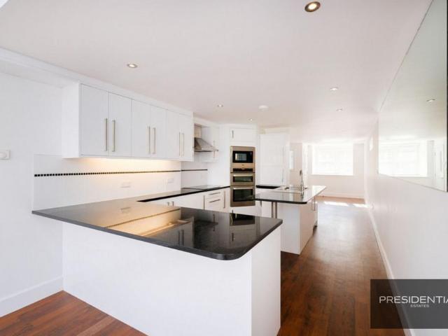 3 bedroom end of terrace house to rent