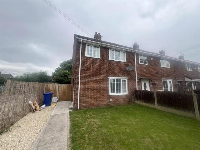 3 bedroom end of terrace house to rent