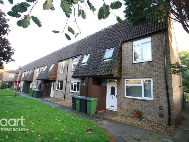 3 bedroom end of terrace house to rent