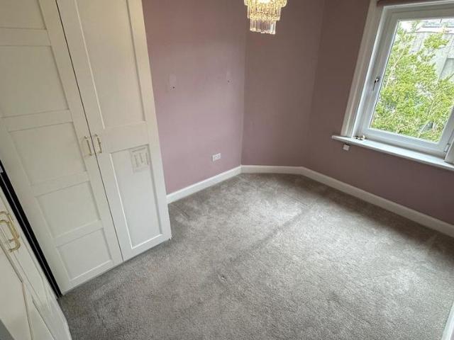 3 bedroom end of terrace house to rent